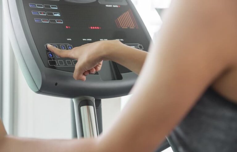 How to Use an Elliptical Trainer with Proper Form