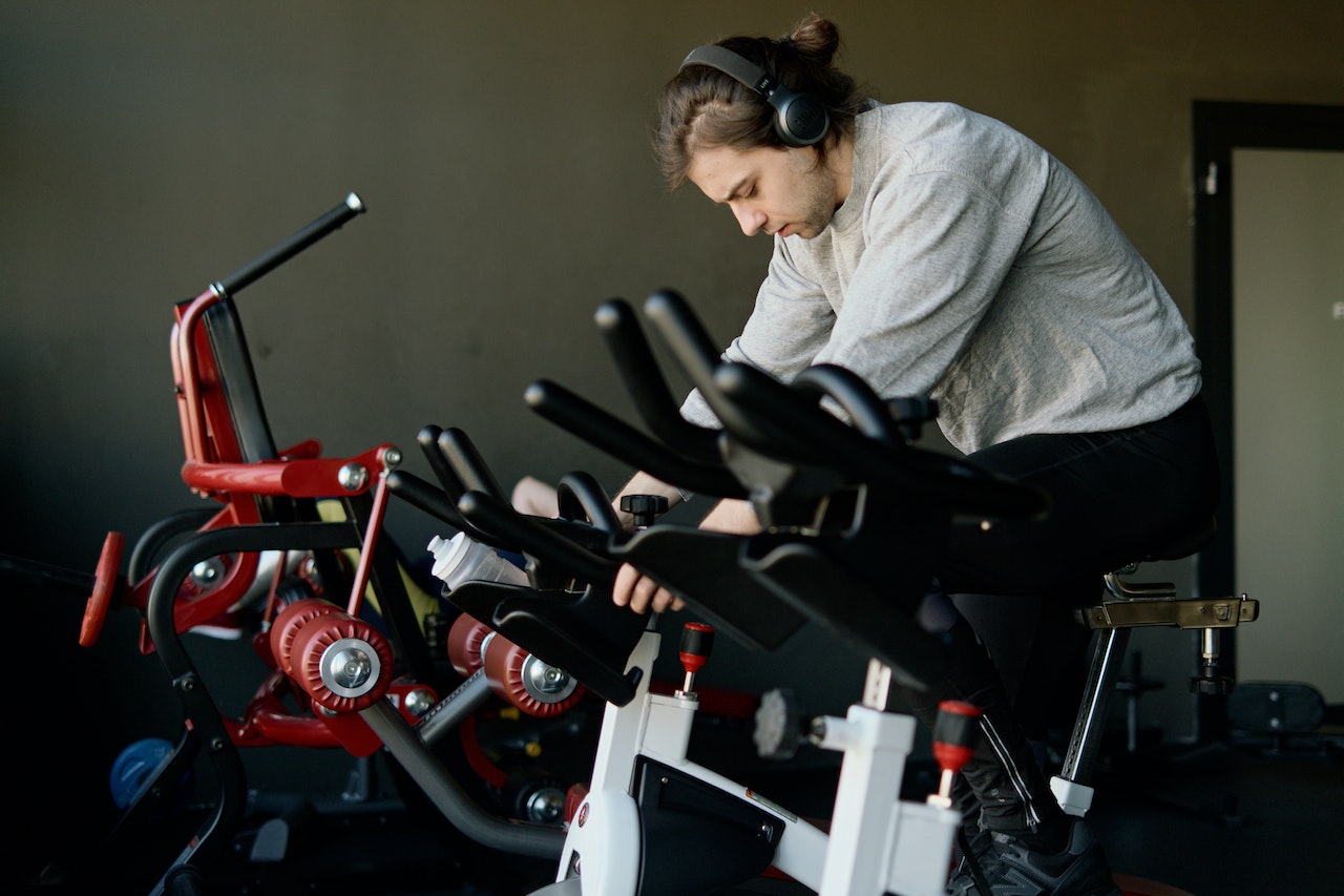 Is Exercise Bike Good for Abs? - Health Constitution