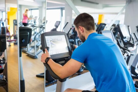 What are the Benefits of an Exercise Bike with a Touchscreen Display?